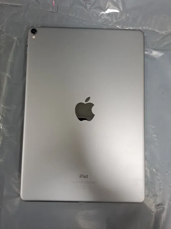 Lot 4104: APPLE IPAD PRO MODEL A1701 - 5153245 | Simon Charles Auctioneers