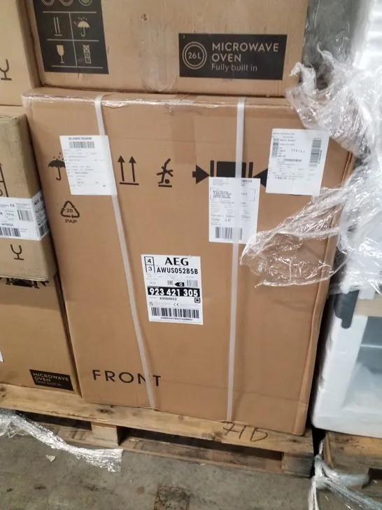 Lot 101: AEG 5000 SERIES BUILT-IN WINE CABINET, AWUS052B5B, 82 CM, 145 ...