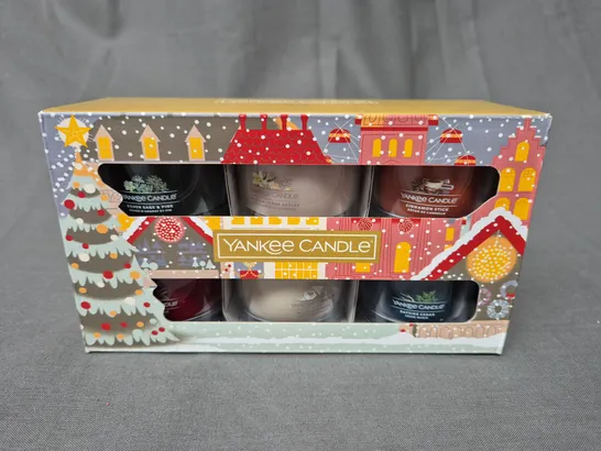 Lot 4418: YANKEE CANDLE MINI CANDLES - 5097862 | Simon Charles Auctioneers
