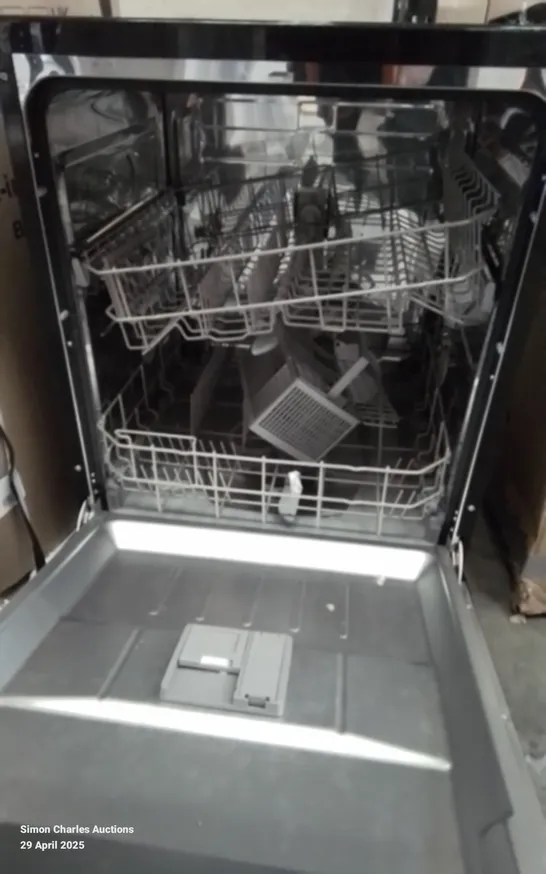 Lot 224: SWAN SDW751150B 12-PLACE FULLSIZE DISHWASHER - BLACK - 5153543 ...