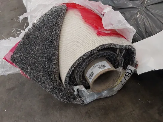 Lot 540: ROLL OF QUALITY AB HERITAGE EXQUISITE CARPET // SIZE: APPROX ...