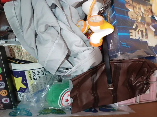 Lot 5161: BOX OF APPROXIMATELY 20 ASSORTED TOYS AND GAMES TO INCLUDE ...