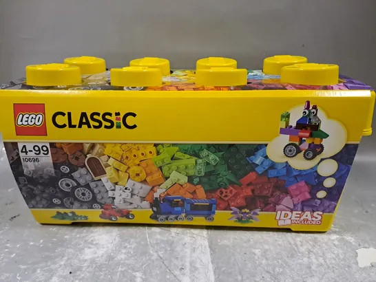 Lot 3042: LEGO CLASSIC 10696 SET - 5014391 | Simon Charles Auctioneers