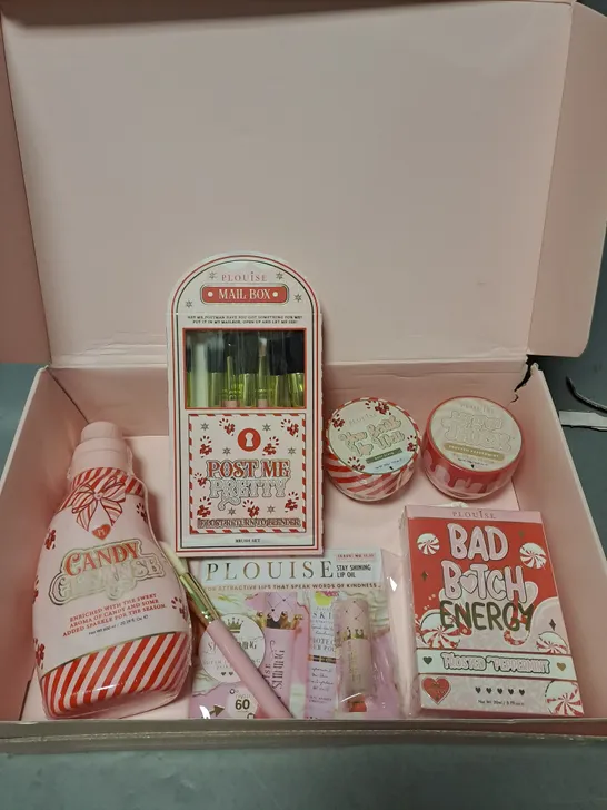 Lot 1708: BOXED PLOUISE APPROXIMATELY 6 ASSORTED ITEMS TO INCLUDE ...