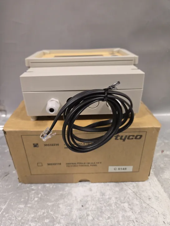 Lot 3705: BOXED TYCO CENTRAL PESAJE CELULA 230 V CELL CONTROL PANEL ...