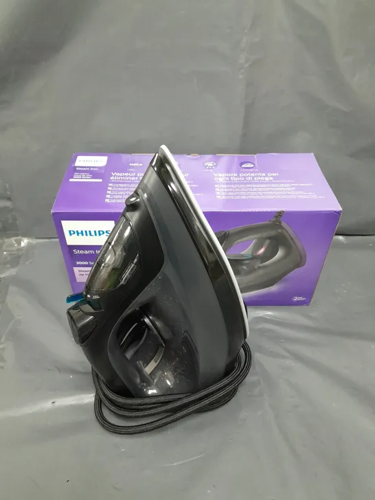 Lot 1941: PHILIPS S3000 STEAM IRON - 5038849 | Simon Charles Auctioneers