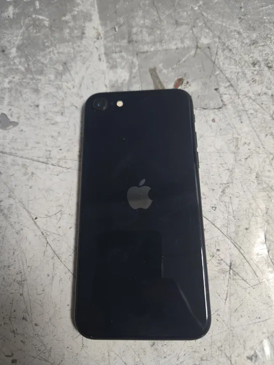 Lot 4216: APPLE IPHONE - MODEL UNSPECIFIED - 5276968 | Simon Charles ...