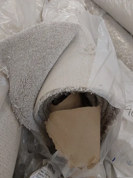 Lot 911: ROLL OF QUALITY EC FREEDOM XTRA DOVE CARPET // APPROX SIZE: 2 ...