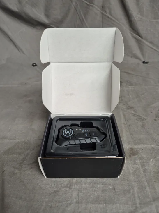 Lot 4250: BOXED WIRELESS HELMET EARPHONE - 5158369 | Simon Charles ...