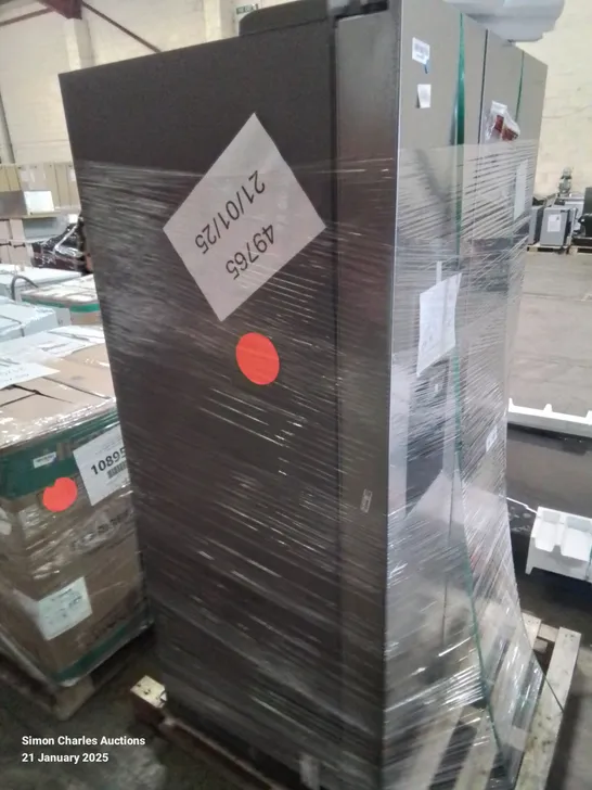 Lot 36: SAMSUNG AMERICAN STYLE FRIDGE FREEZER SILVER - 5018729 | Simon ...