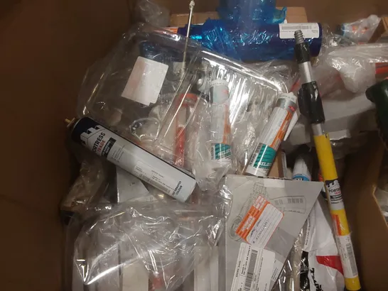 Lot 3002: PALLET CONTAINING A VERY LARGE QUANTITY OF TOOLS AND ASSORTED ...