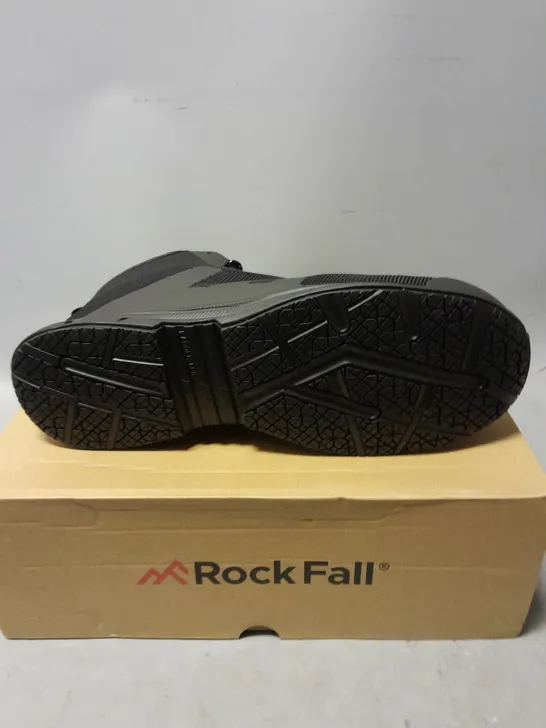 Lot 63: BOXED ROCK FALL RF120 TESLA DRI ESD SAFETY BOOTS - UK 10 ...